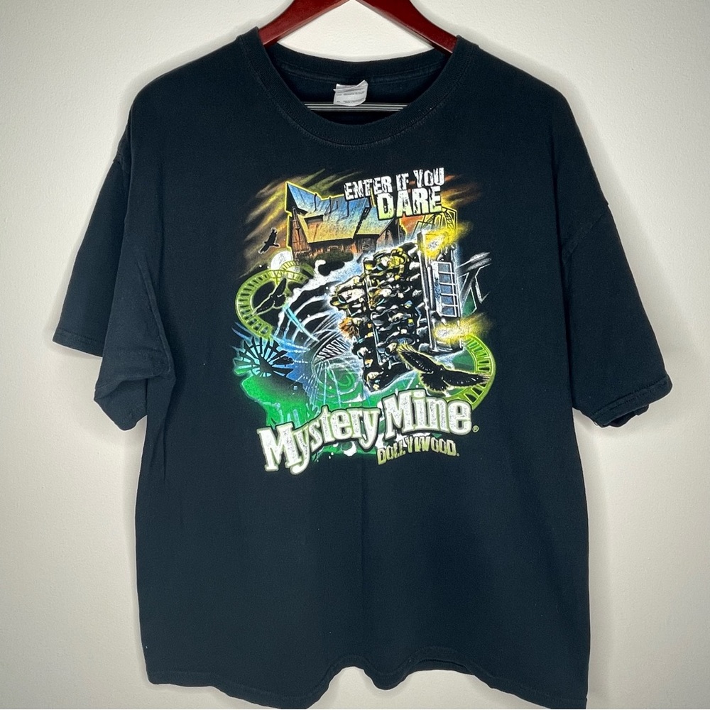 Vintage Dollywood Enter If You Dare Graphic Tee T Shi… - Gem